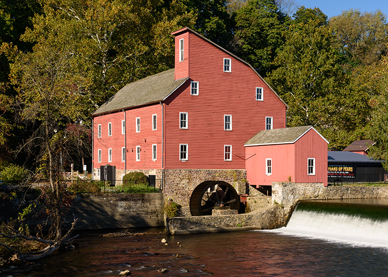 Exhibits | The Red Mill Museum Village