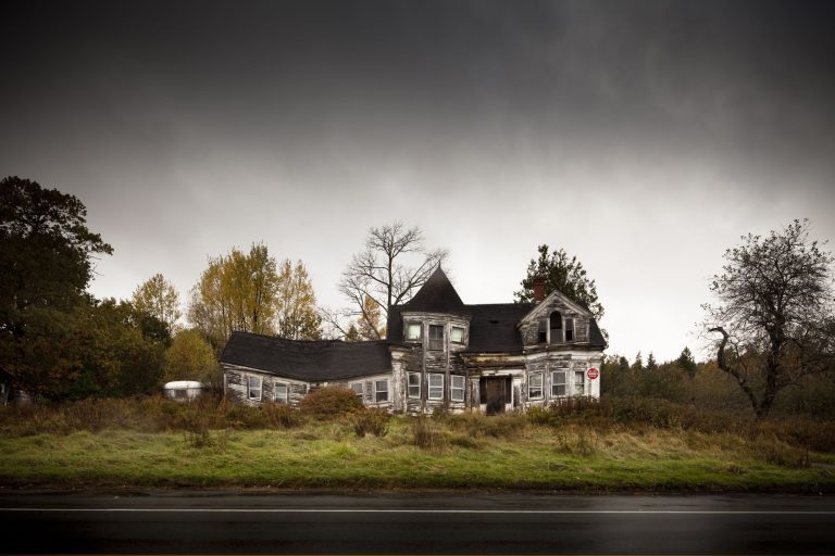 The Fascinating Evolution of Haunted Houses: From Victorian Illusions ...